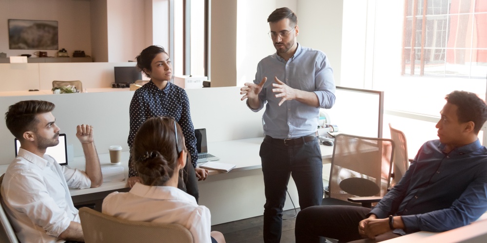 Relationship Selling vs. Fact-Based Selling Relationship Selling vs. Fact-Based Selling